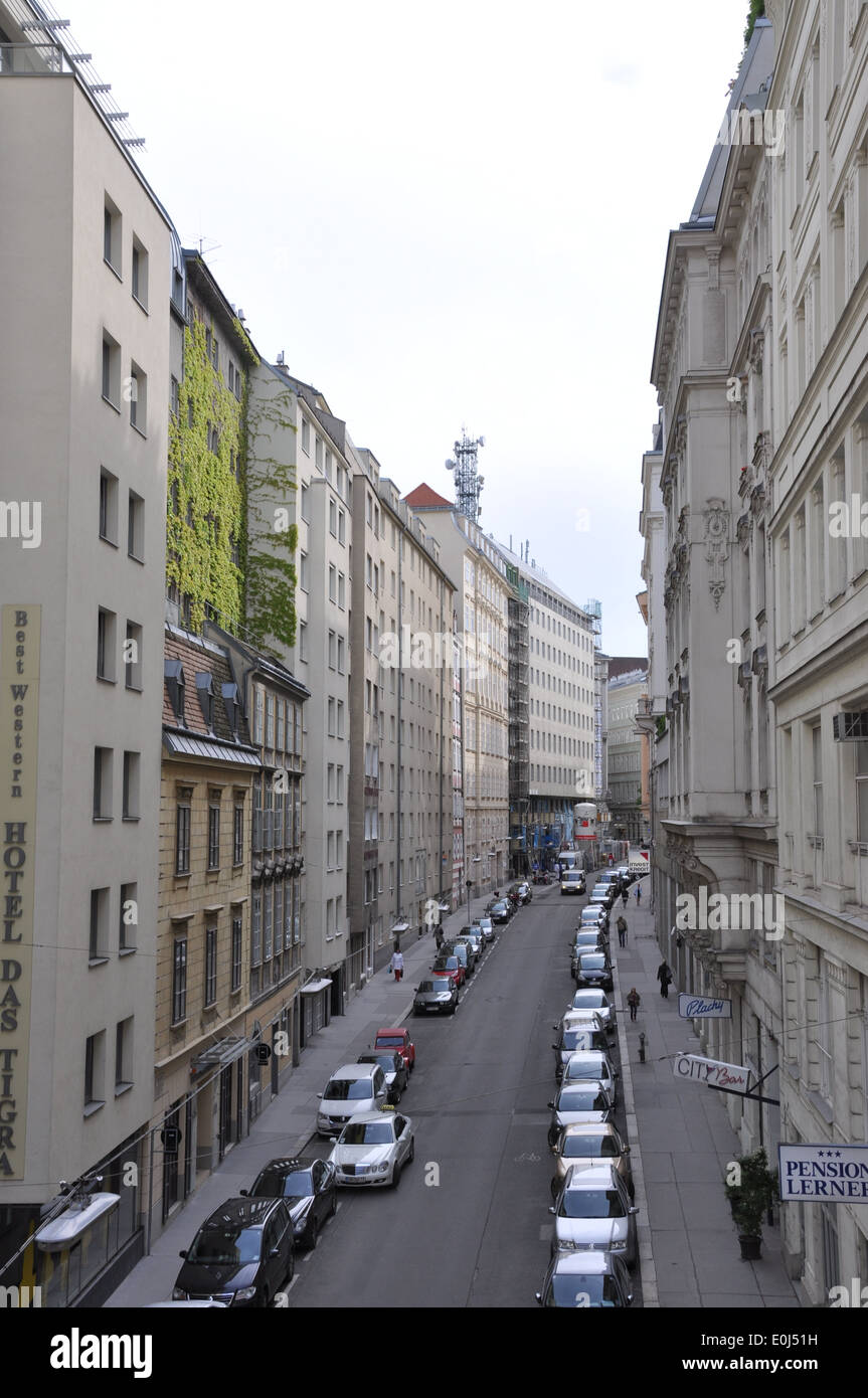 High rise canyon hi-res stock photography and images - Alamy