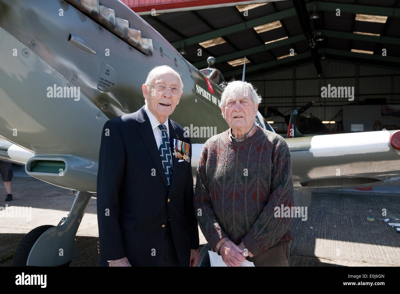 Flying Warrant Officer High Resolution Stock Photography and Images - Alamy