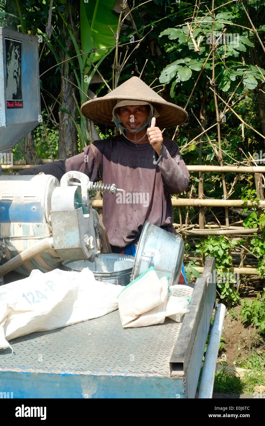 Sieving rice hi-res stock photography and images - Alamy
