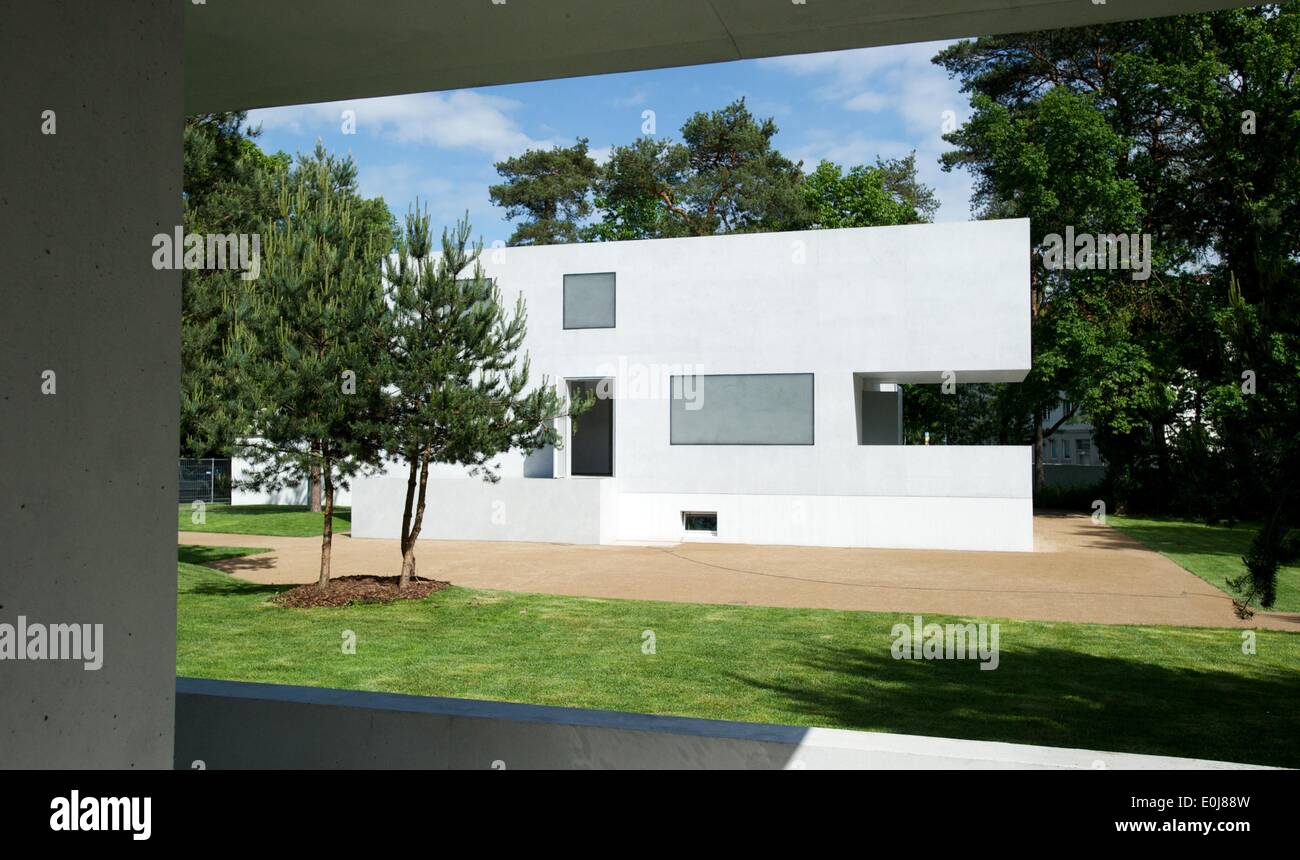 Dessau masters house walter gropius hi-res stock photography and images ...