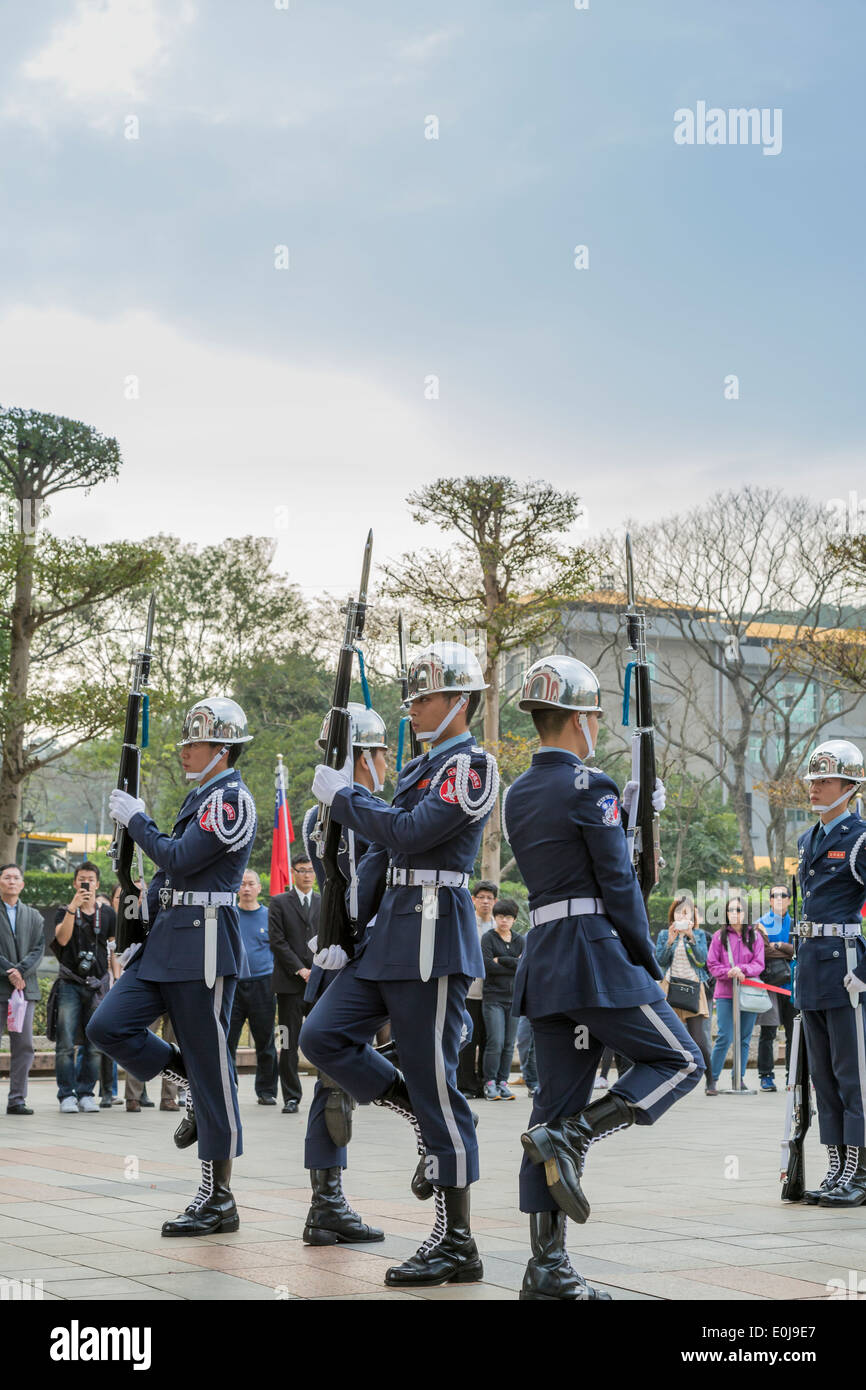 Shrine guards hi-res stock photography and images - Alamy