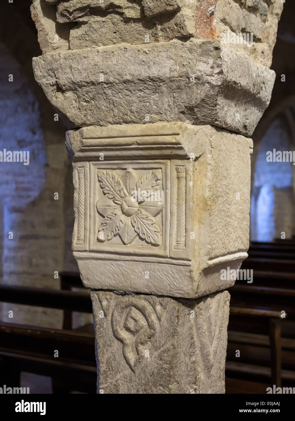 Abbey crypt architecture hi-res stock photography and images - Alamy
