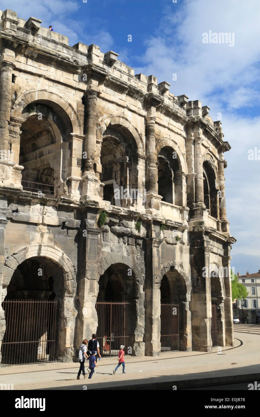 Roman Amphitheater, Nimes, Languedoc-Roussillion, Provence, France ...