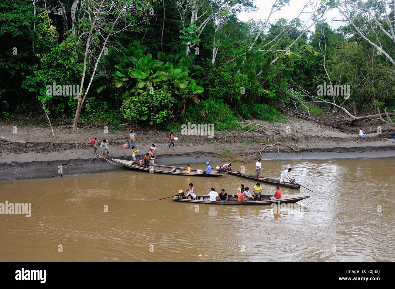 Amazon villages hi-res stock photography and images - Alamy