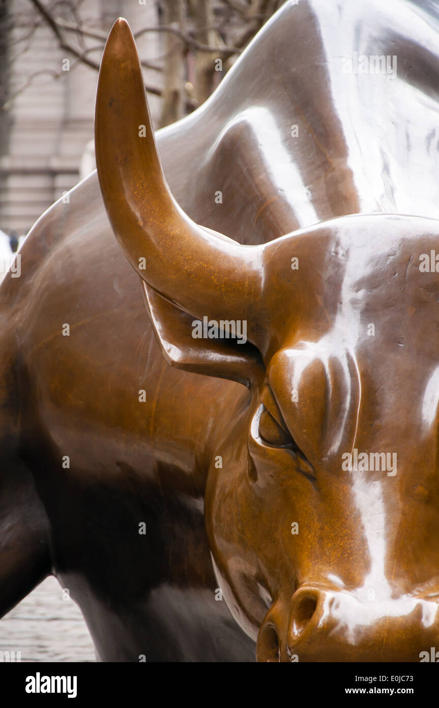 Charging bull wall street night hi-res stock photography and images - Alamy