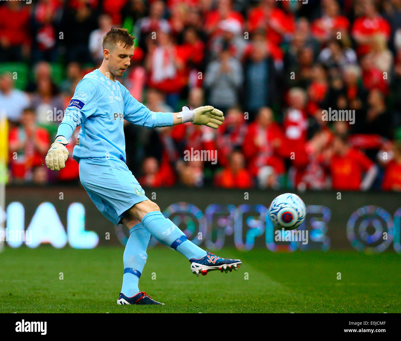 Dublin, Ireland. 14th May, 2014. Barry Murphy (Shamrock Rovers) kicks ...
