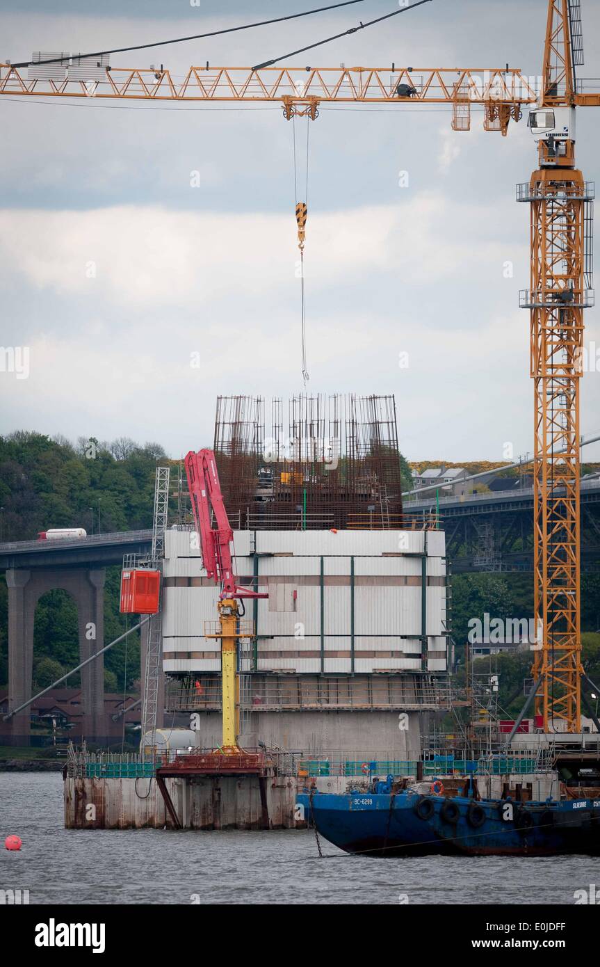 New forth road bridge hi-res stock photography and images - Alamy