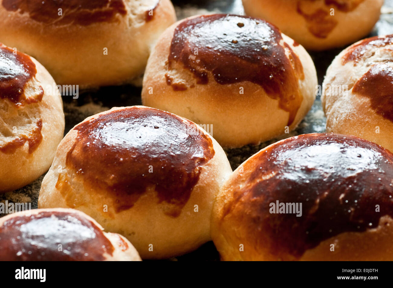 Homemade fresh hot buns on tray Stock Photo - Alamy