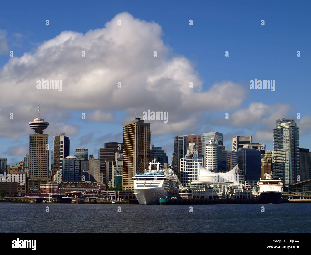 Vancouver Canada cityscape with cruise ships Stock Photo - Alamy