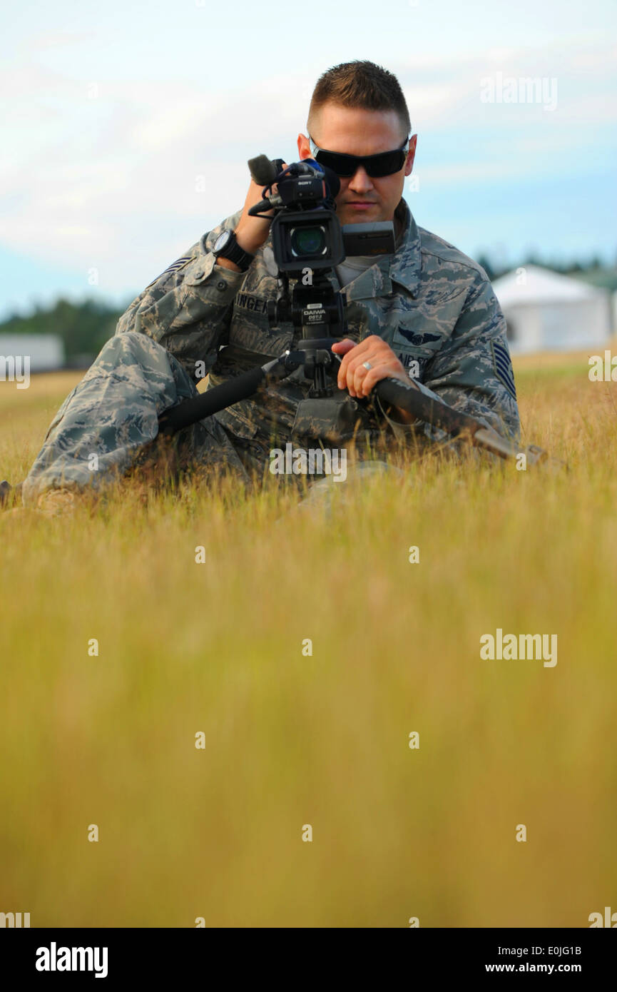 4th combat camera squadron hi-res stock photography and images - Alamy