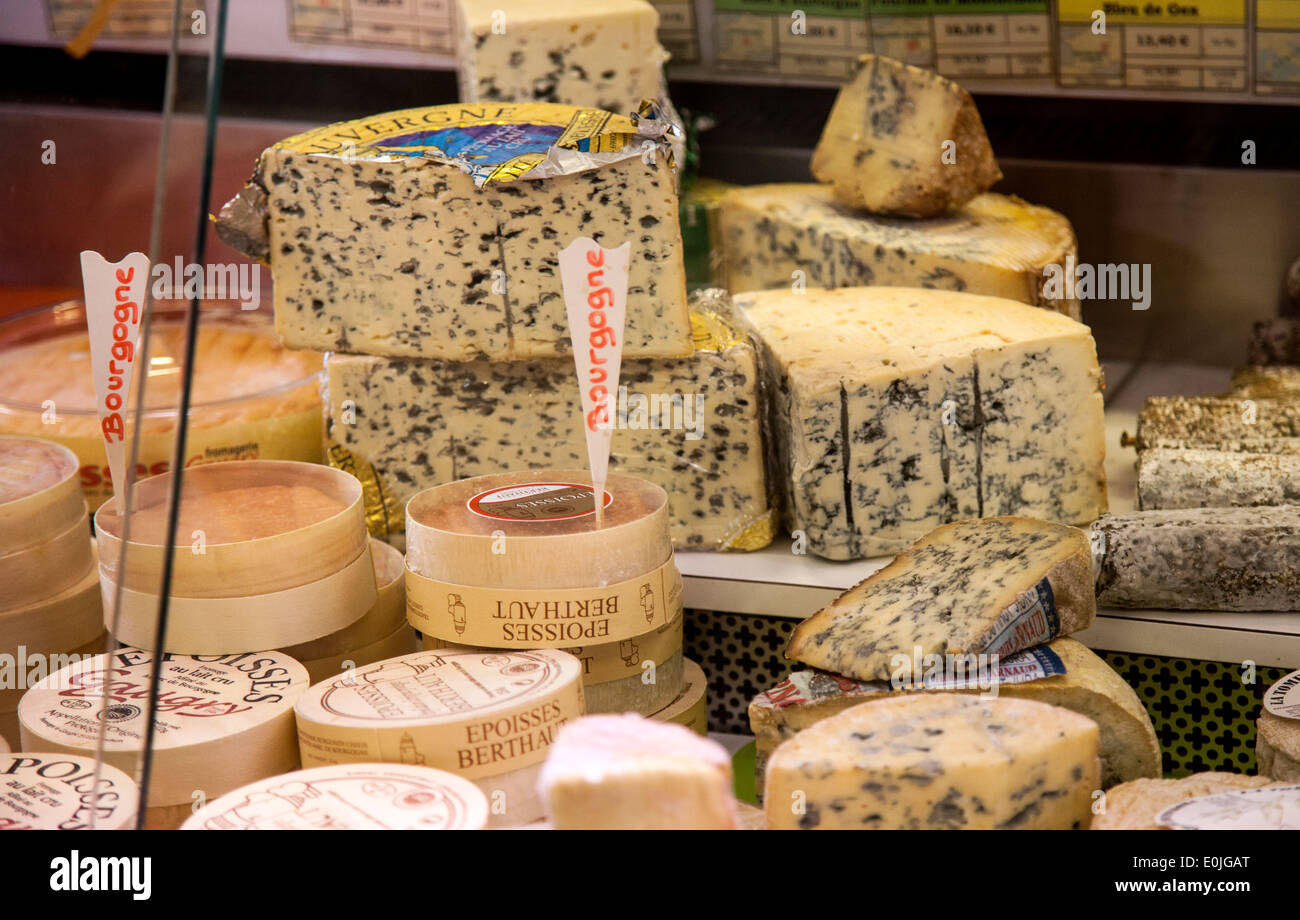 Cheese french food market france hi-res stock photography and images ...