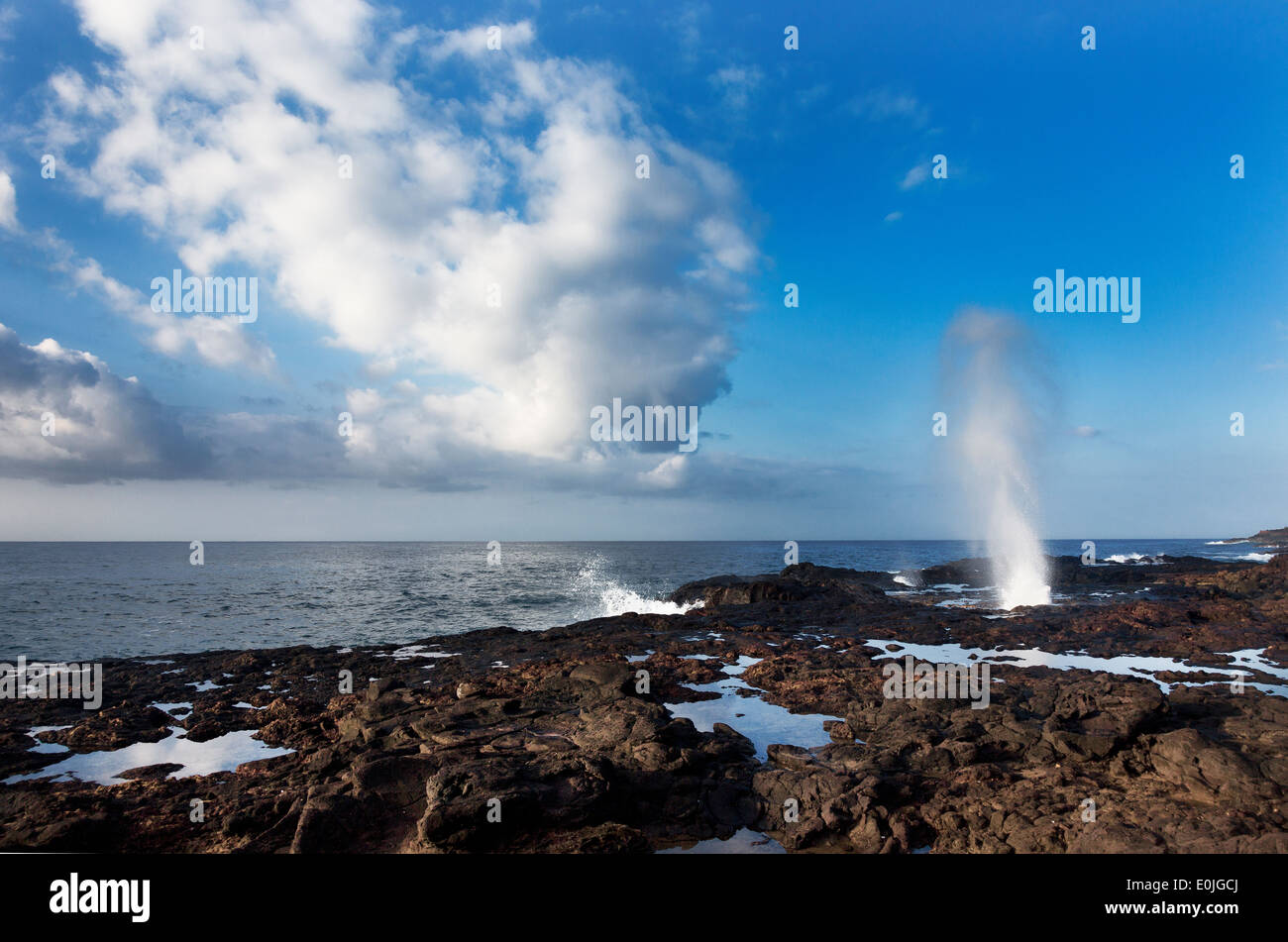 Hawaii south shore spouting horn hi-res stock photography and images ...