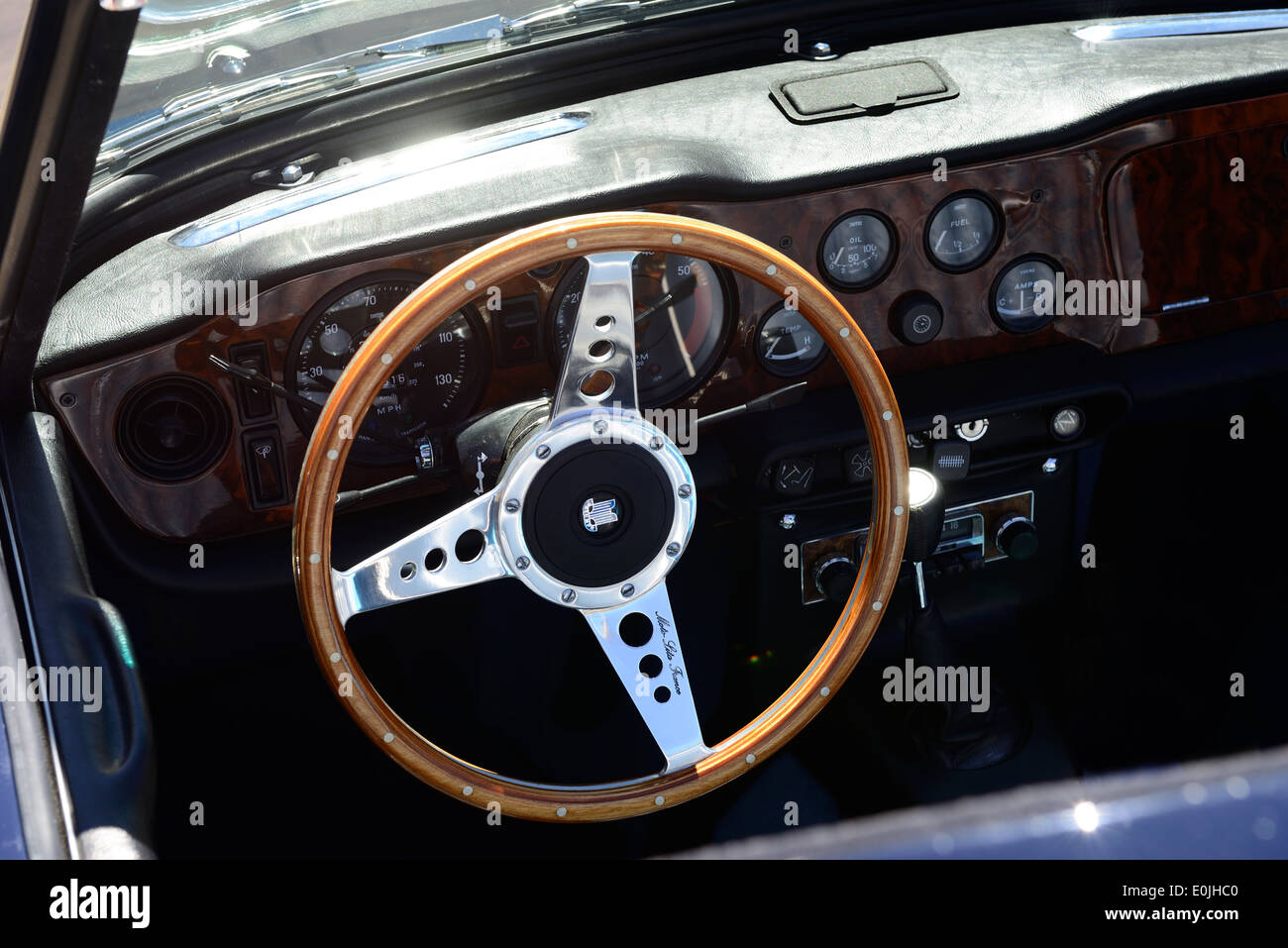 Dashboard of a classic Triumph TR6 Stock Photo - Alamy