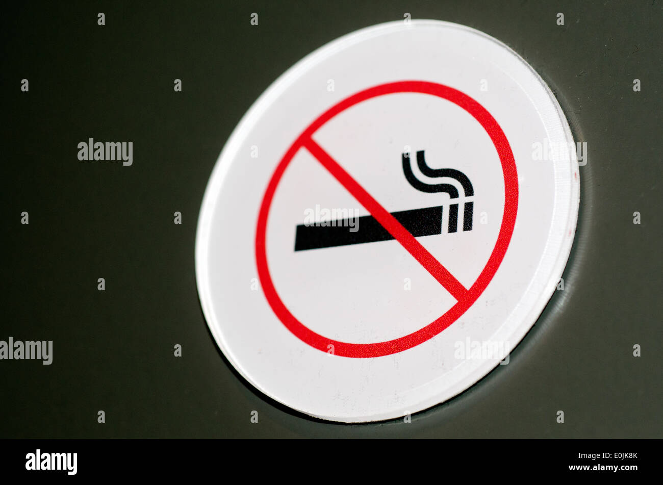 No Smoking Zone Sign High Resolution Stock Photography and Images - Alamy