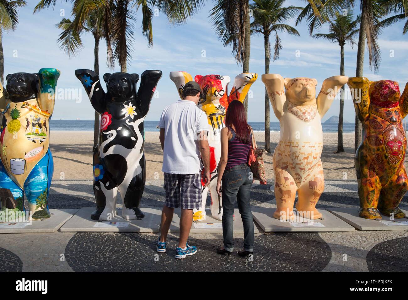 Rio De Janeiro, Brazil. 14th May, 2014. Visitors look at the "United ...