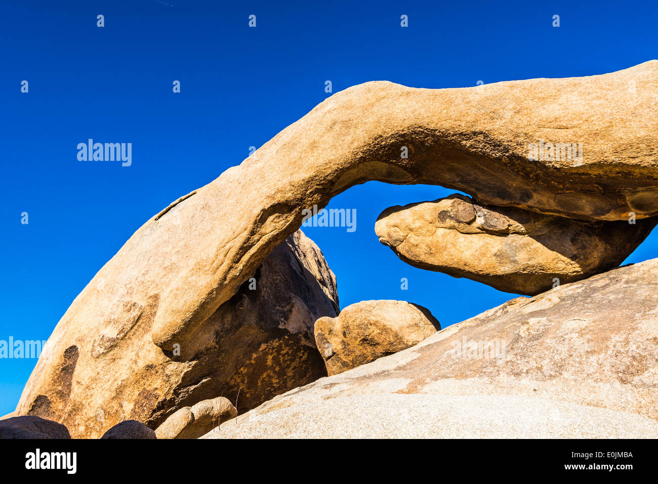 Arch Rock. Granite rock formation. Joshua Tree National Park ...