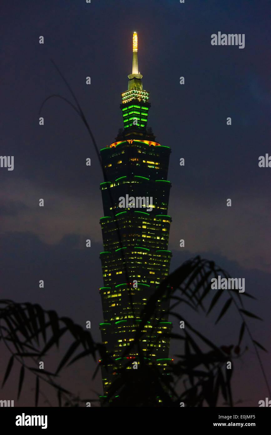 Taipei 101 building night view hi-res stock photography and images - Alamy