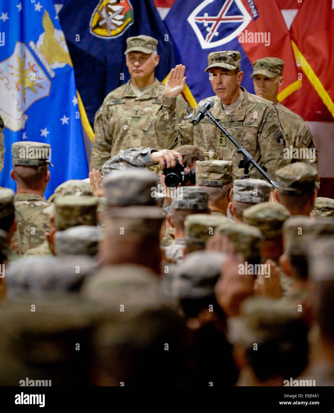16th mpad gen david petraeus hi-res stock photography and images - Alamy