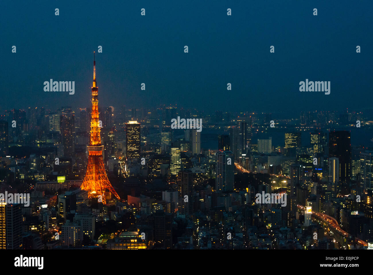Downtown tokyo hi-res stock photography and images - Alamy