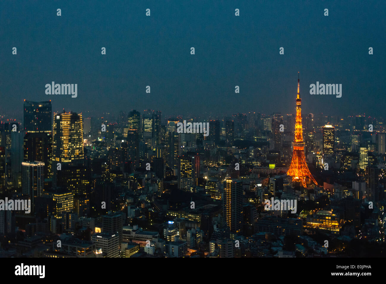 Night view of Tokyo cityscape dominated by Tokyo Tower, Tokyo, Japan ...