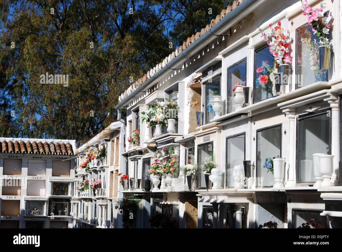 Spanish cemetery hi-res stock photography and images - Alamy