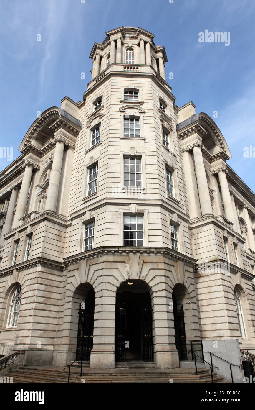 Port of liverpool building hi-res stock photography and images - Alamy