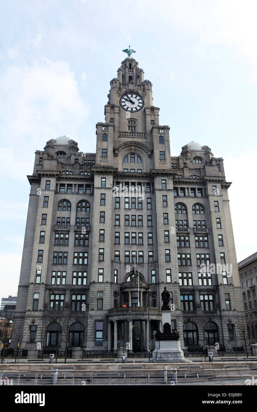 Liverpool building clock face hi-res stock photography and images - Alamy