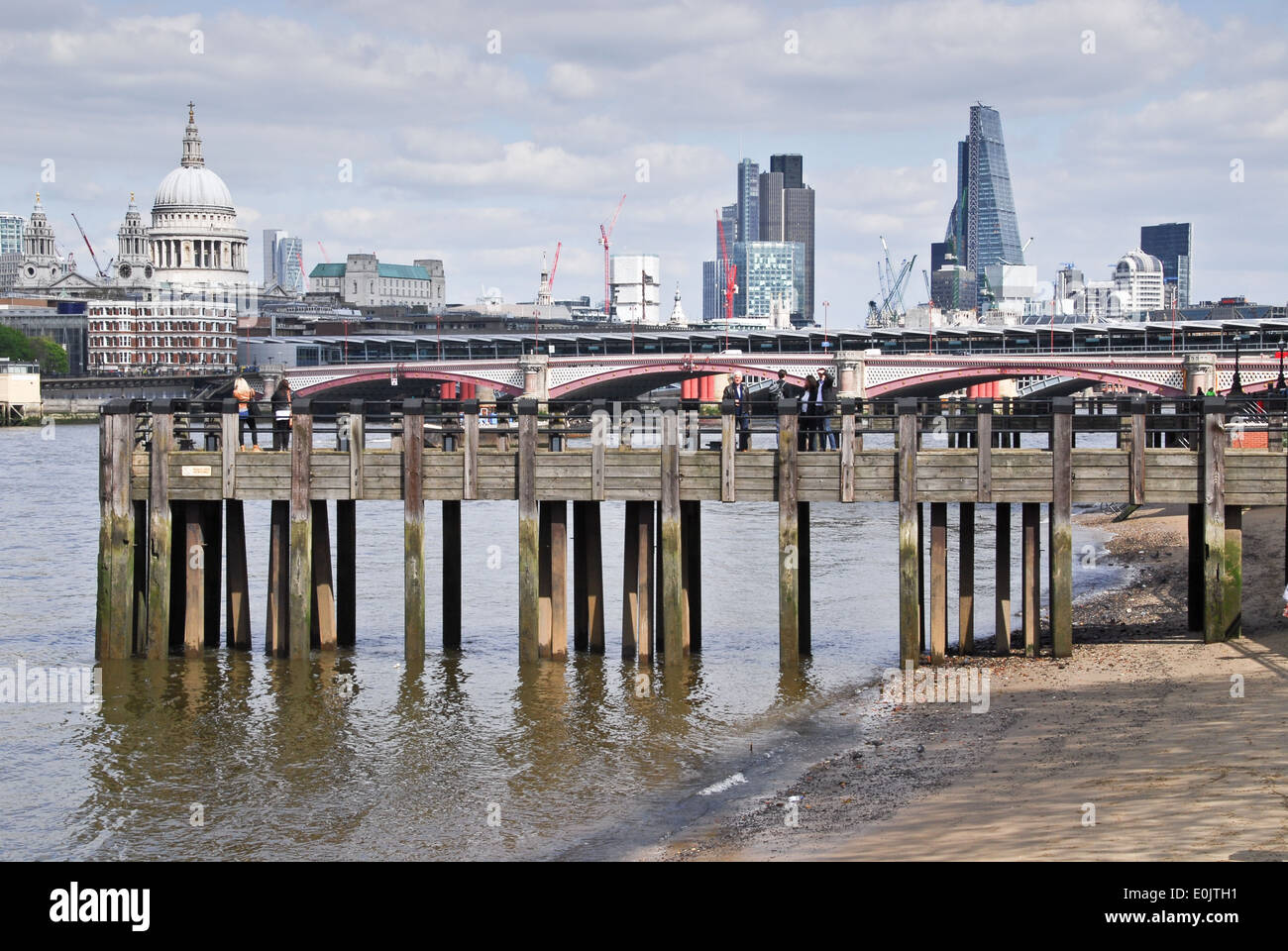 London old pier view hi-res stock photography and images - Alamy