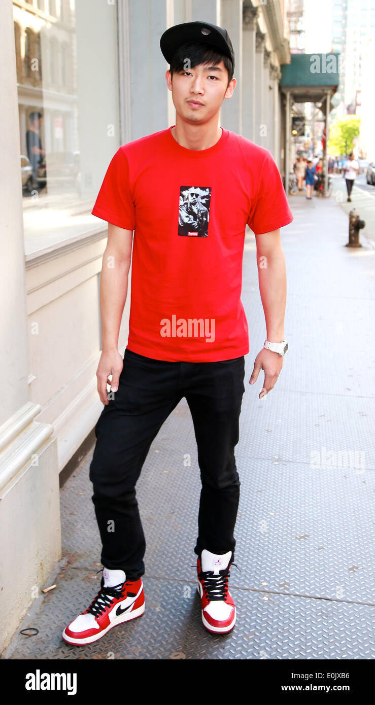 Ying Bin Wu walking in New York City - May 12, 2014 - Photo: Runway ...