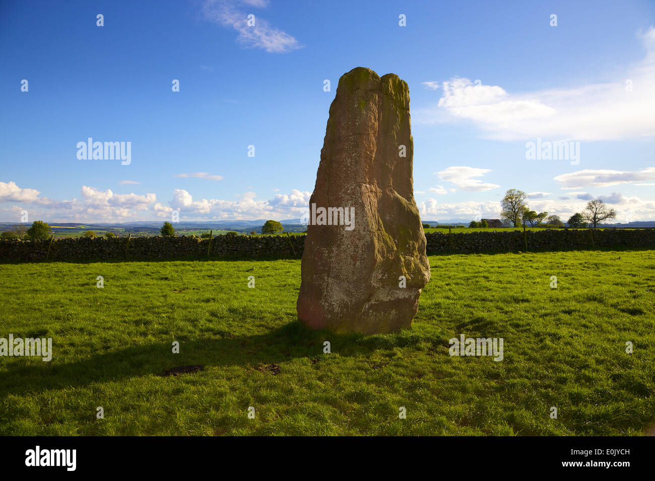 Standing stones alignment hi-res stock photography and images - Alamy