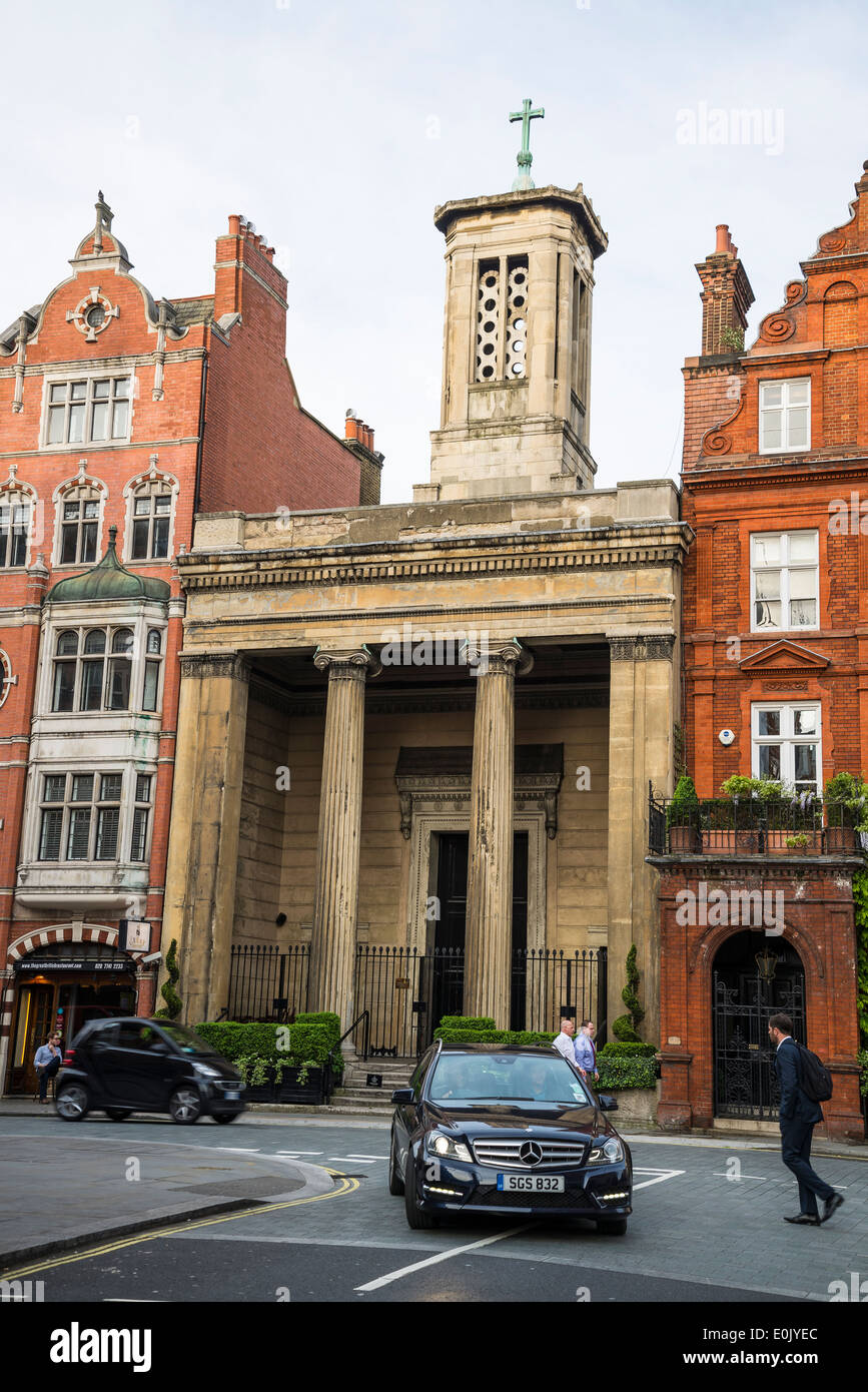 Old london street exterior mayfair hi-res stock photography and images ...