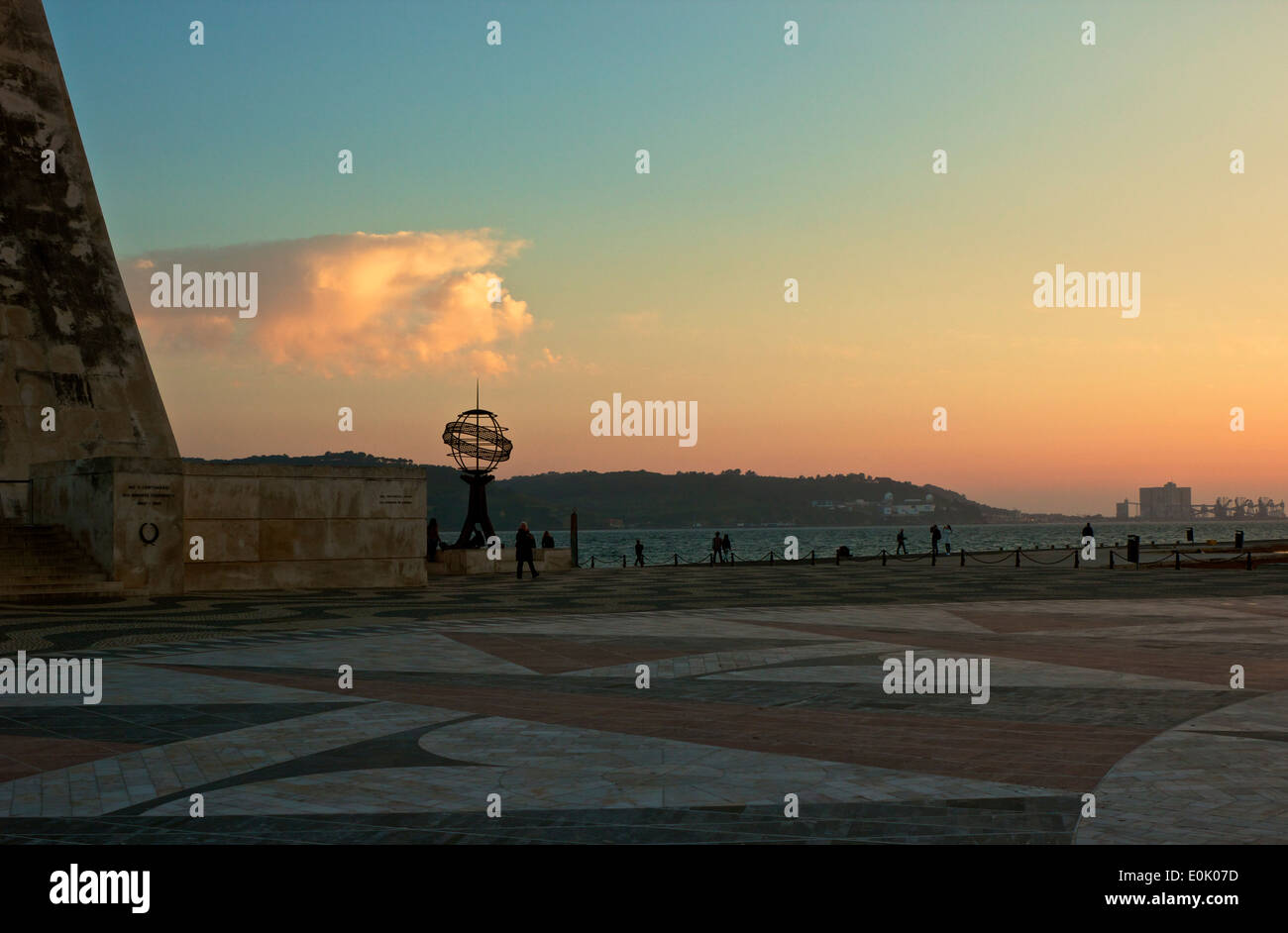 Detail of pavement compass Monument of Discoveries (Padrao dos ...
