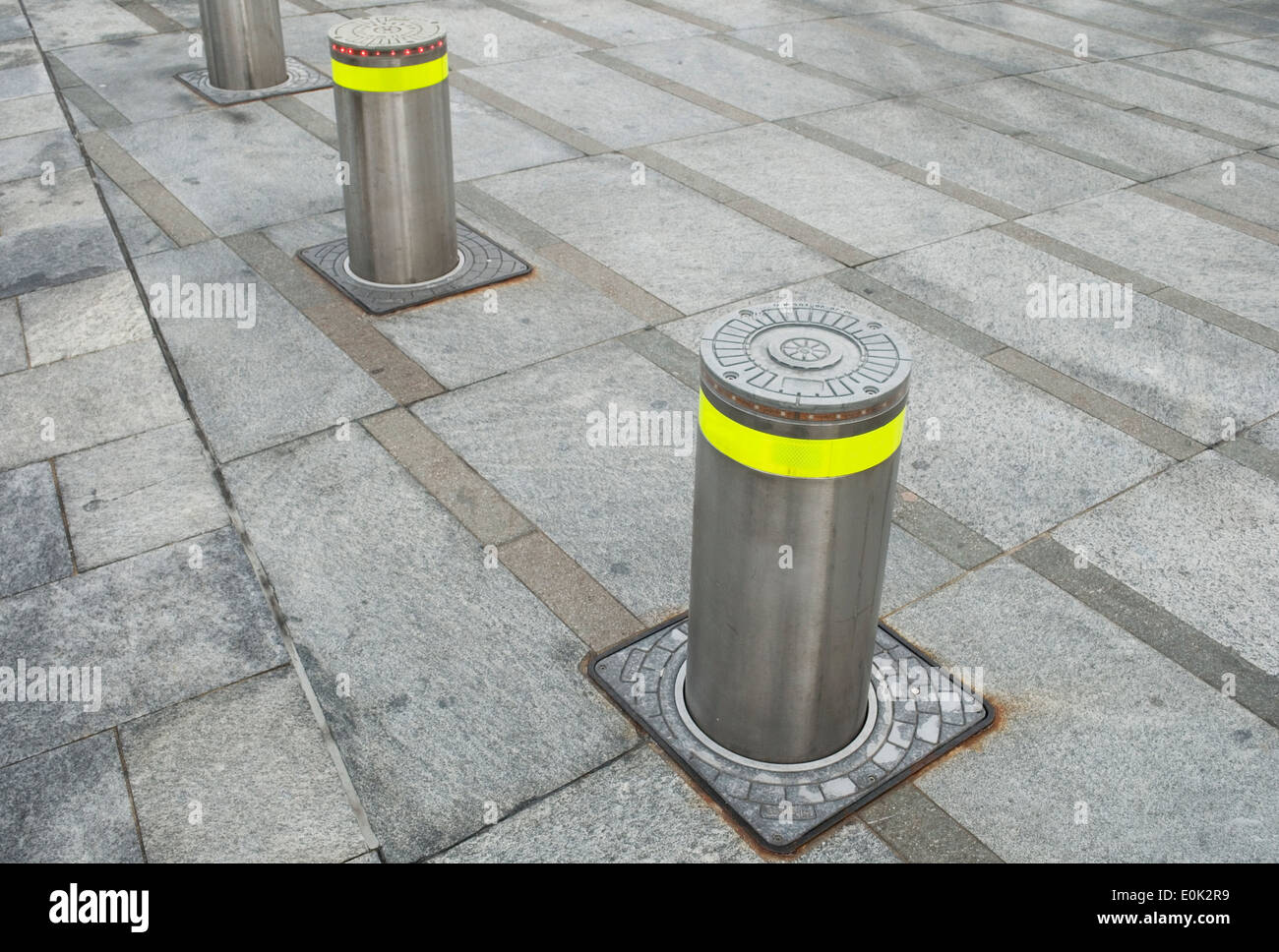Automatic bollard hi-res stock photography and images - Alamy