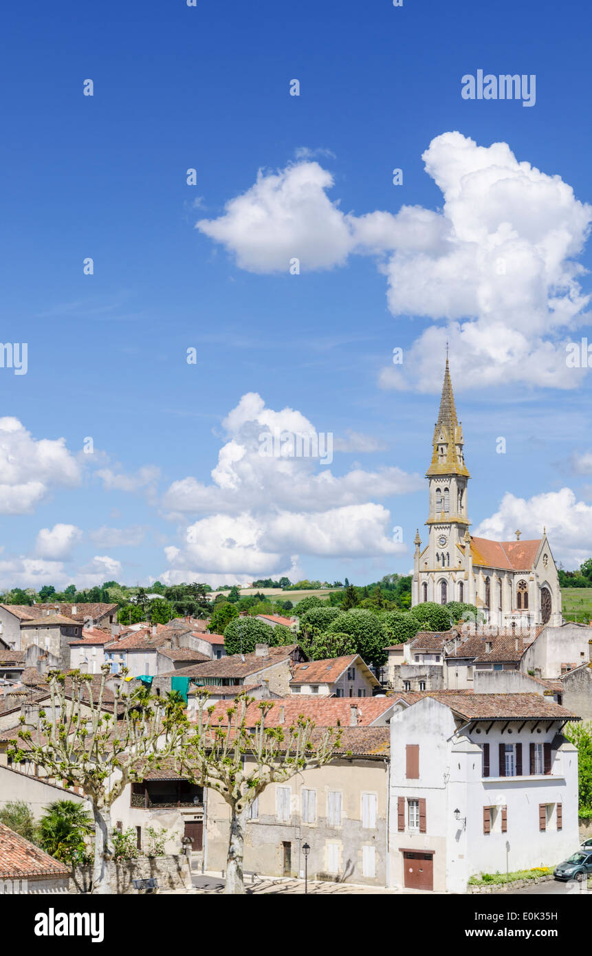The old town of Nérac on the River Baïse, Nerac, Lot-et-Garonne, France ...