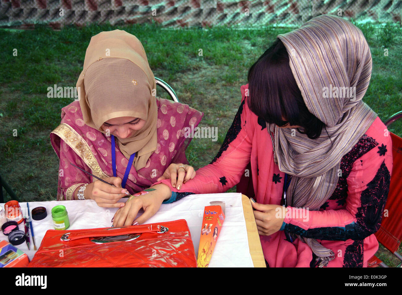 Quetta girls hi-res stock photography and images - Alamy