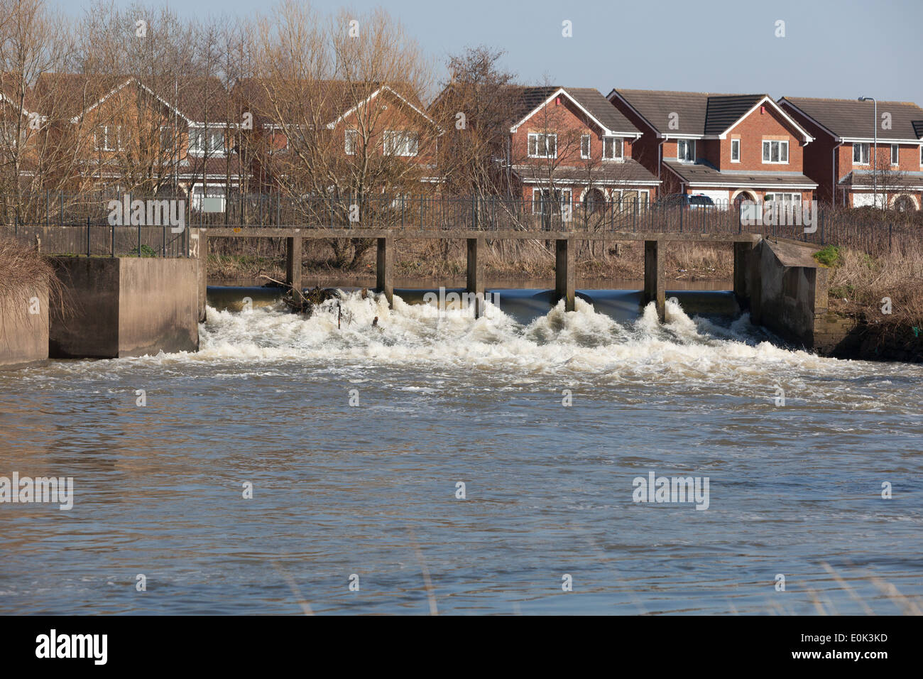 Weir through bridge hi-res stock photography and images - Alamy