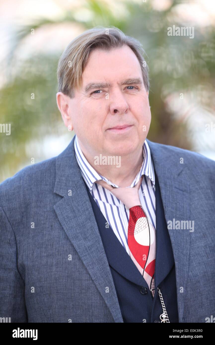 Cannes, France. 15th May, 2014. British actor Timothy Spall poses ...
