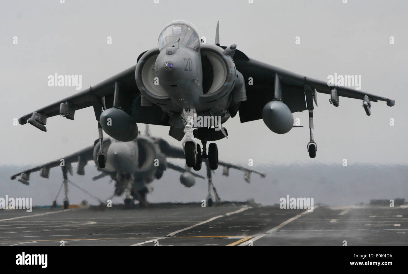 Sea harrier jump jet hi-res stock photography and images - Alamy
