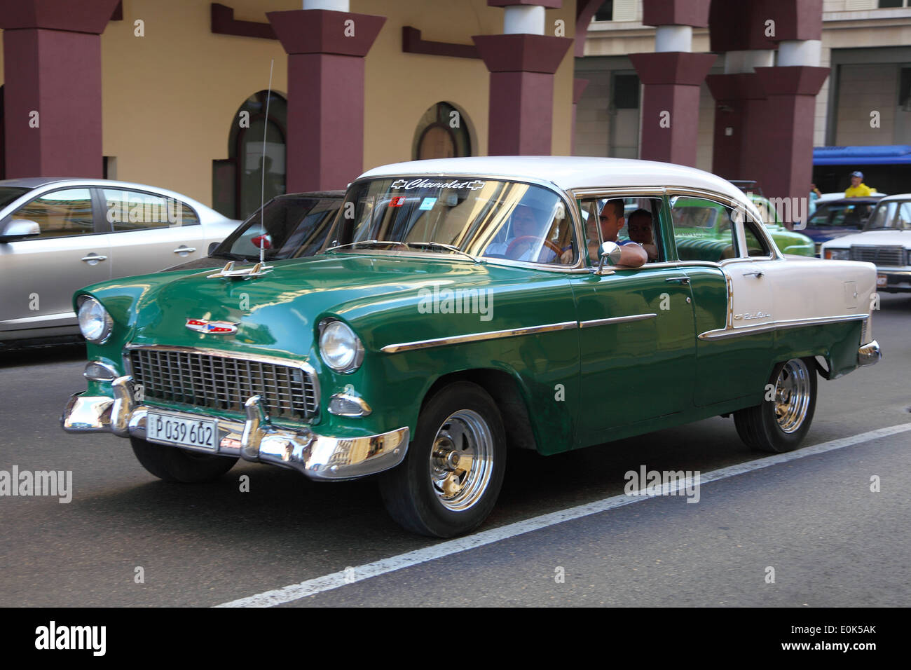 Classic 1950s pontiac taxi hi-res stock photography and images - Alamy