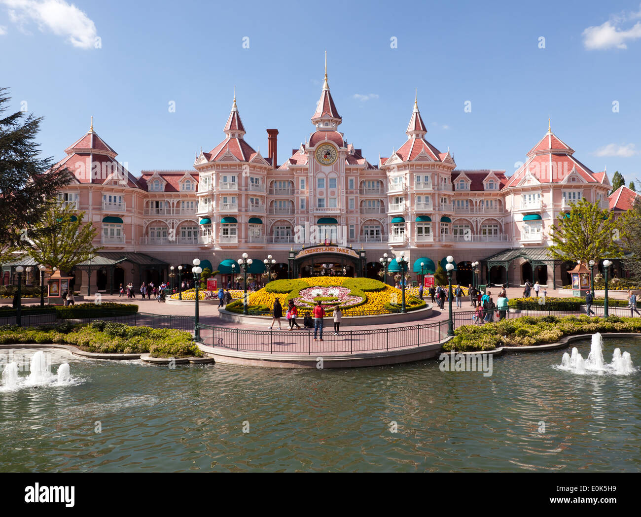 Disney land hi-res stock photography and images - Alamy