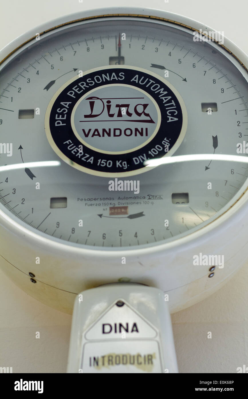 Classic weighing scale machine in an pharmacy Stock Photo - Alamy