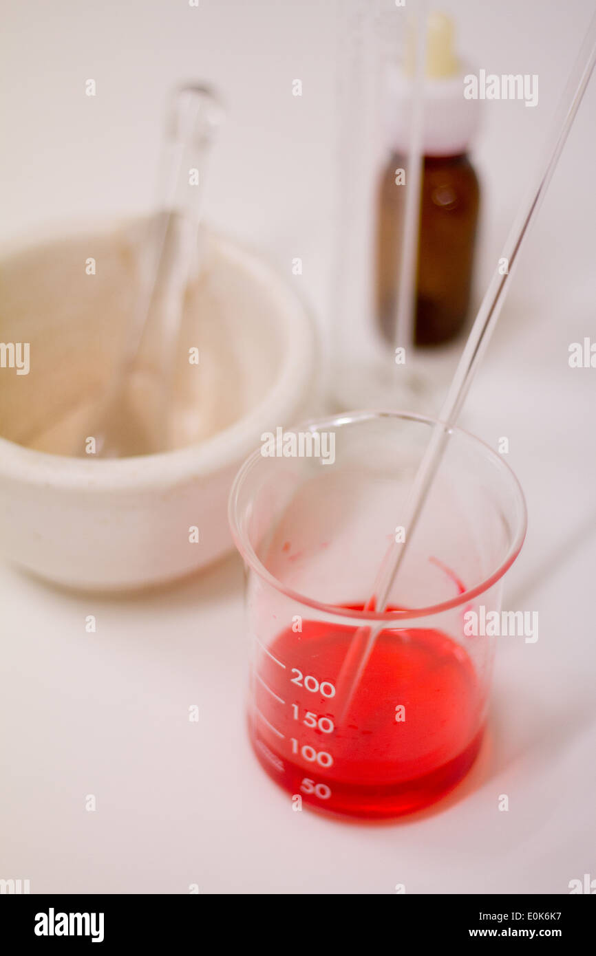 Laboratory chemistry hi-res stock photography and images - Alamy