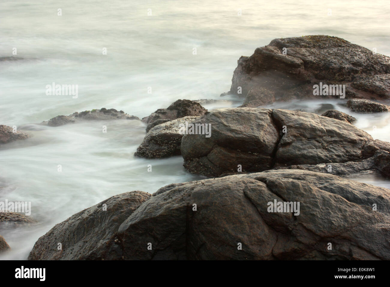 waves rock slow shutter Stock Photo - Alamy