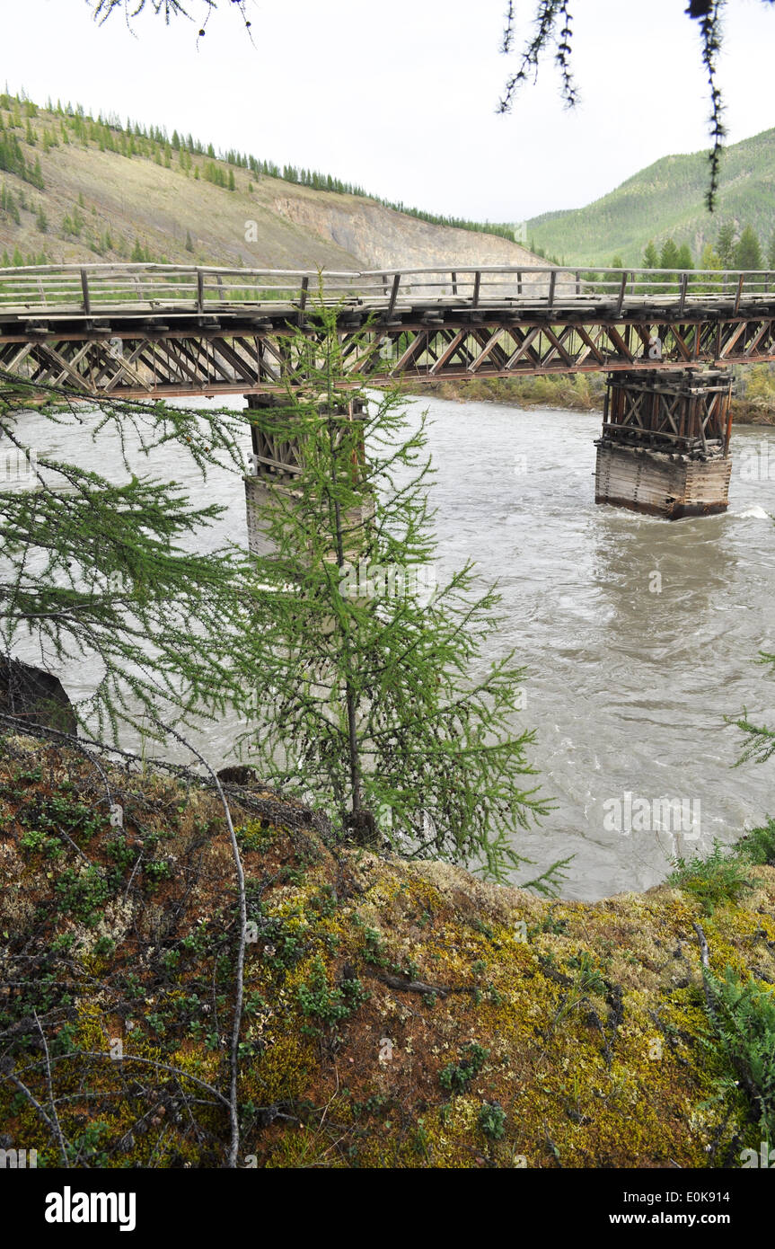 Timber bridge across river hi-res stock photography and images - Alamy