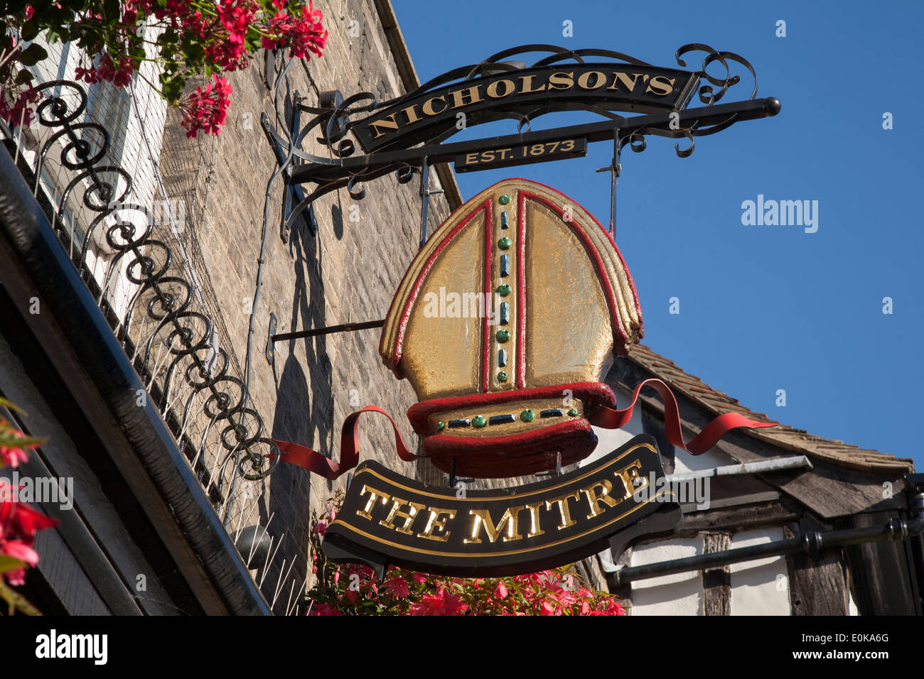 The mitre pub hi-res stock photography and images - Alamy