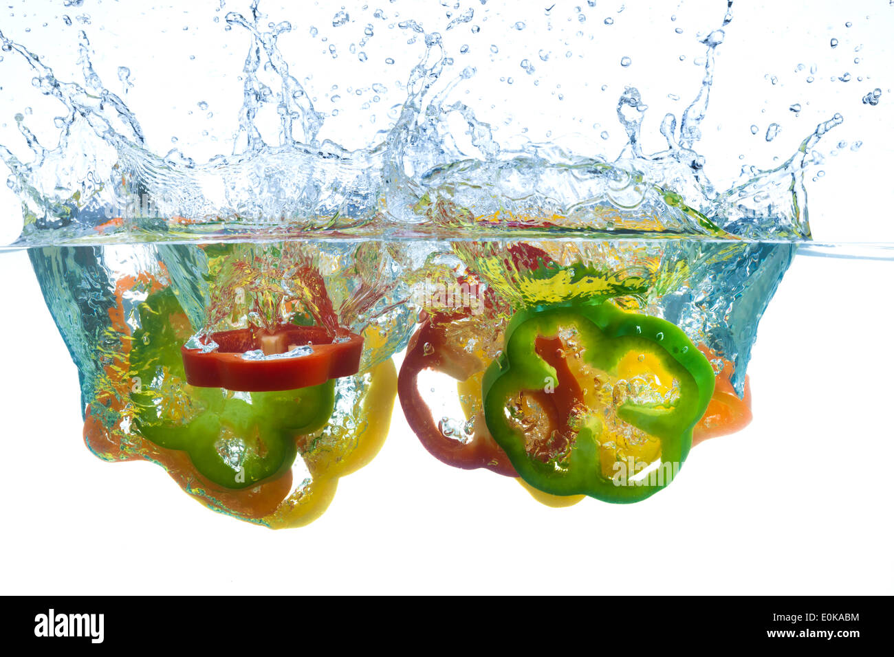 Green pepper splashing in water hi-res stock photography and images - Alamy