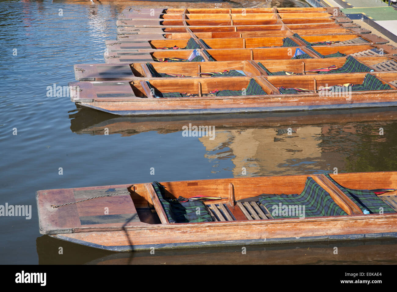 Punt Boats on River Cam, Cambridge; England Stock Photo - Alamy