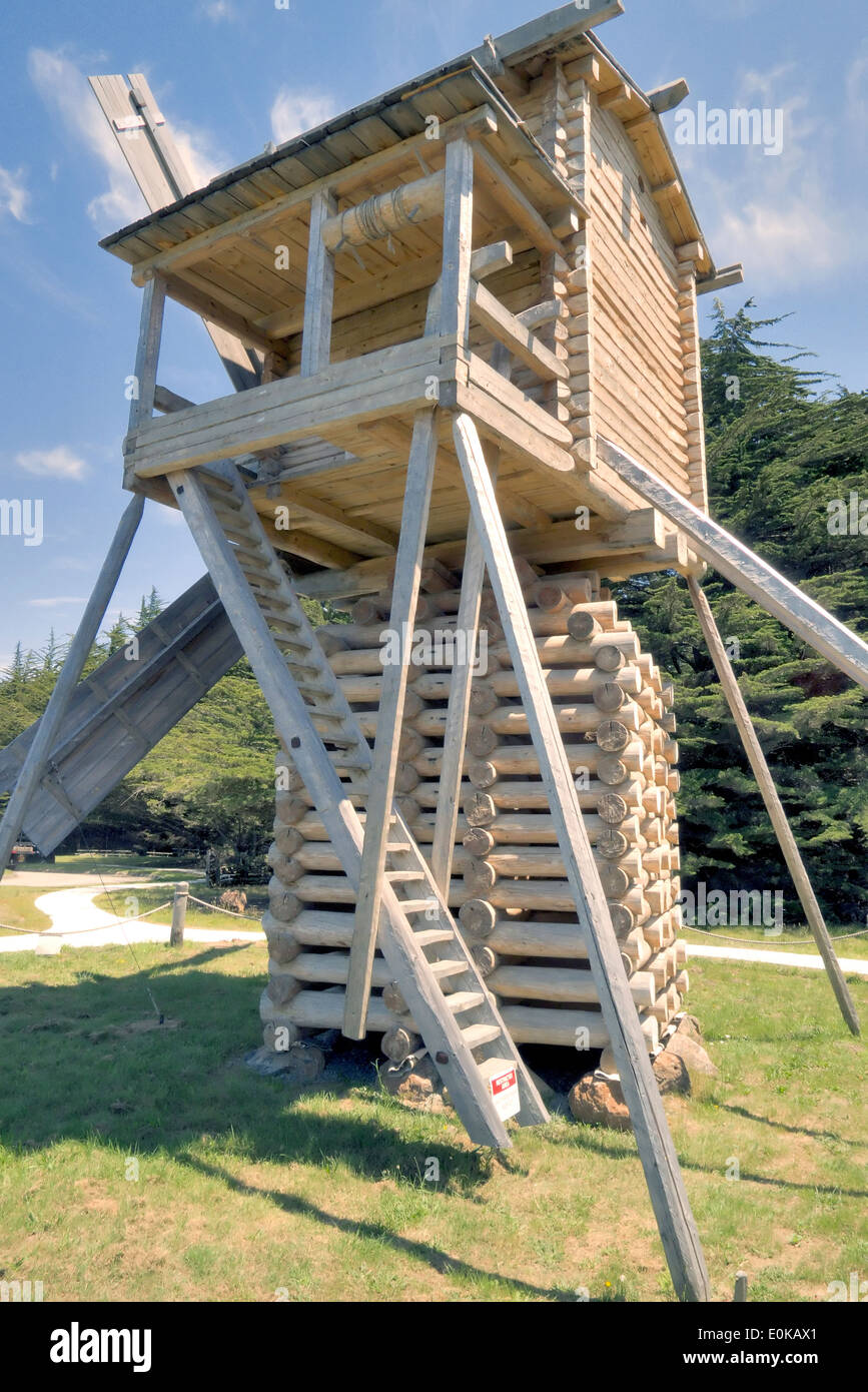 Log fort hi-res stock photography and images - Alamy