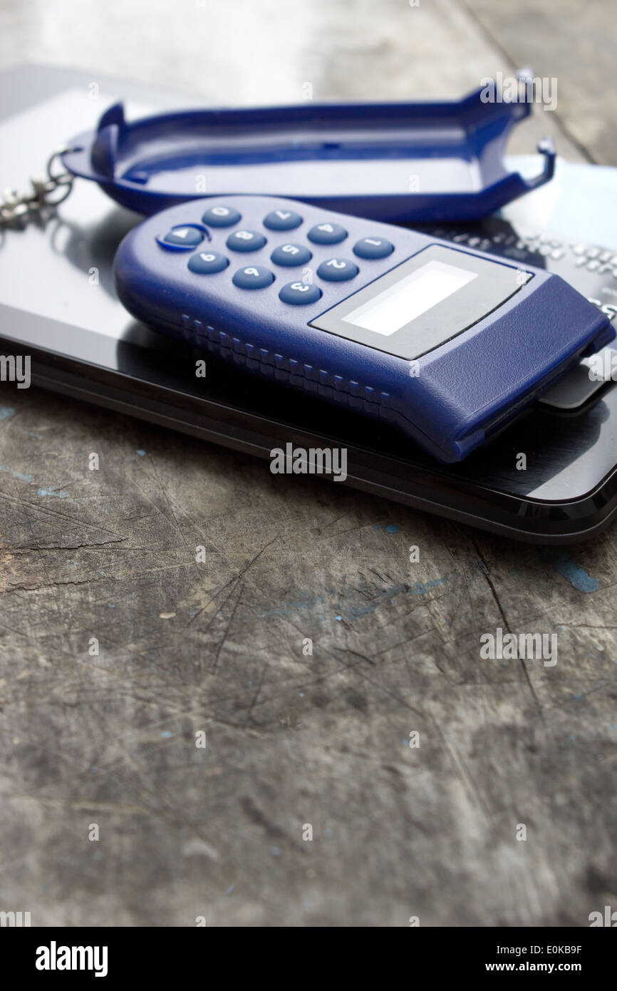 Signature internet banking hi-res stock photography and images - Alamy