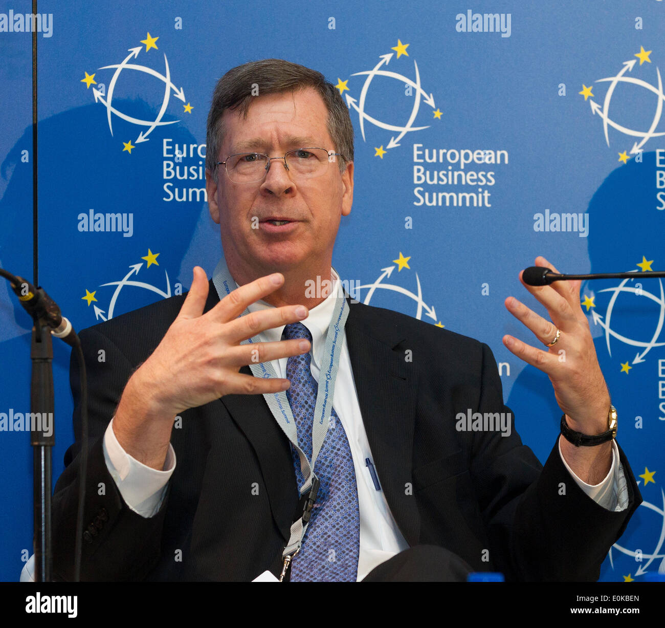 Mobil corporation hi-res stock photography and images - Alamy